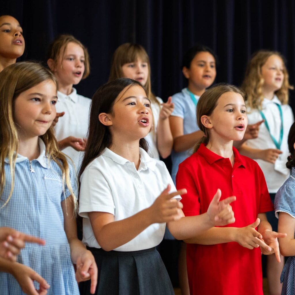 Home - Round Hill Primary School